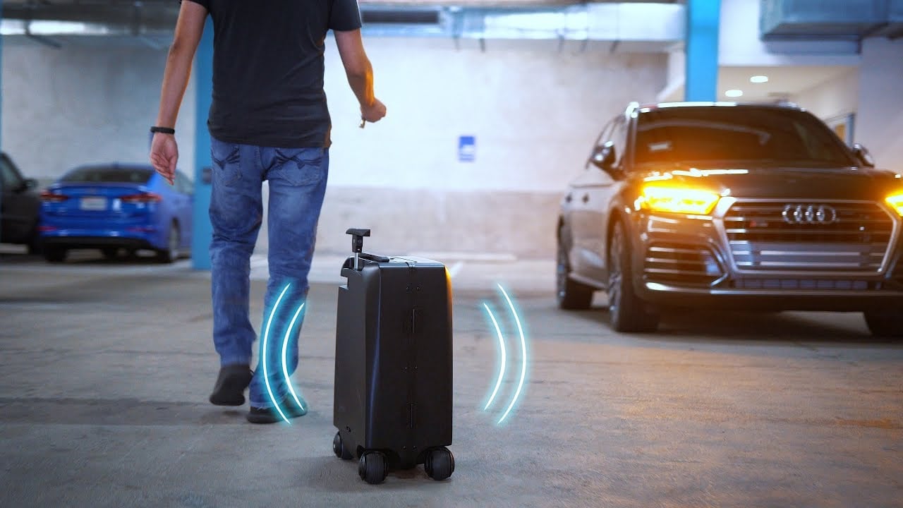 The Ovis Smart Suitcase Can Automatically Move and Stay By Your Side