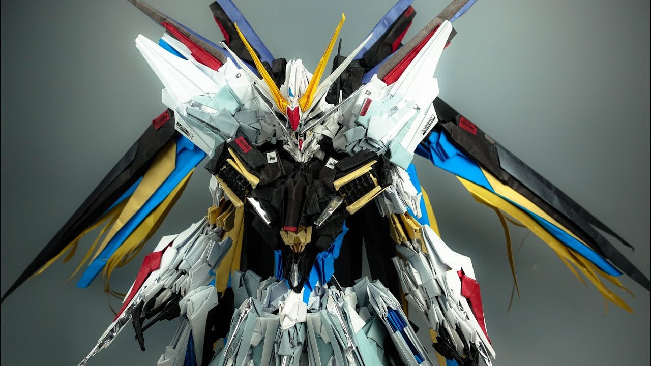 This Artist Makes Amazing Papercraft Mechs and More