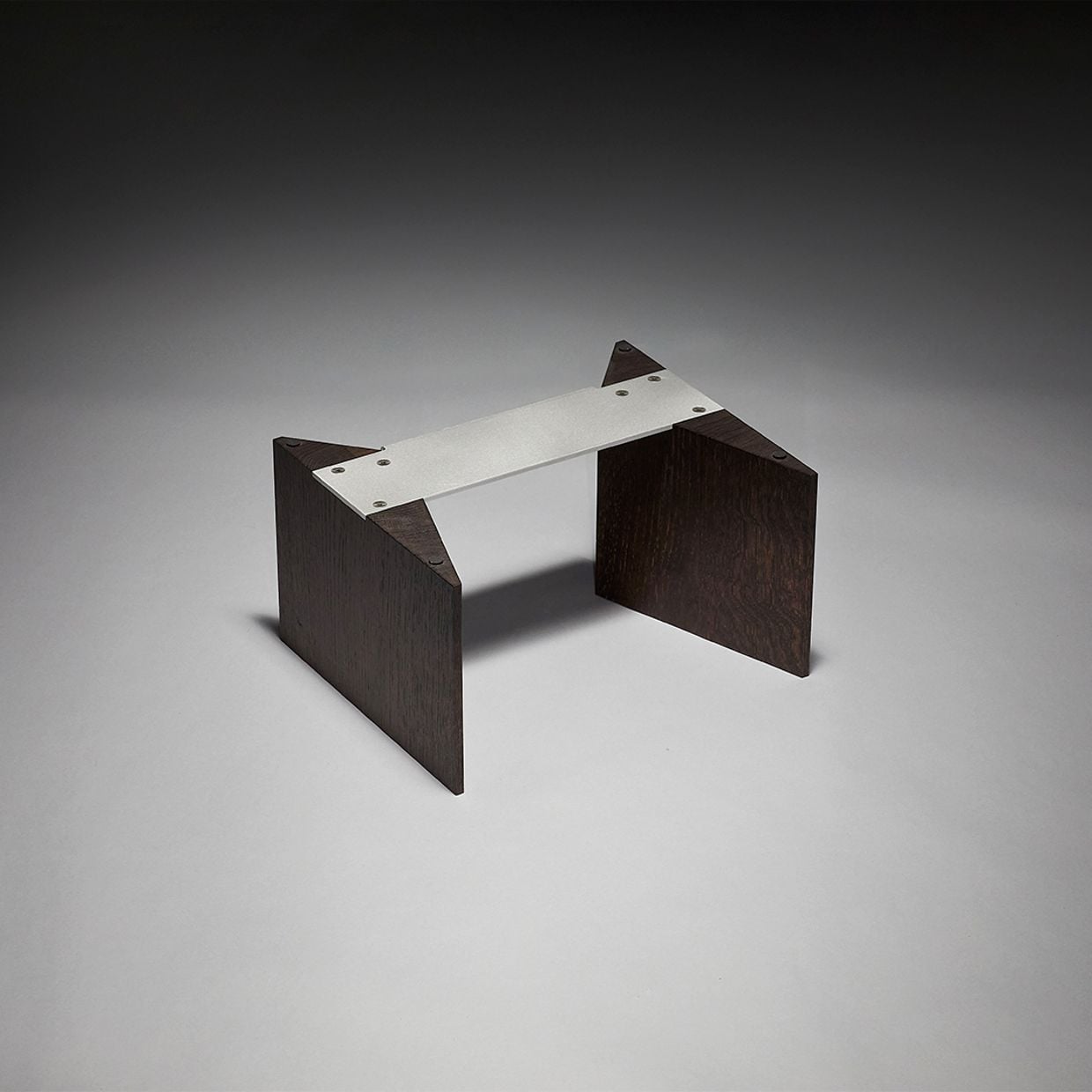 These Minimalist Aluminum Stands Let Your Floor Speakers Take the Spotlight