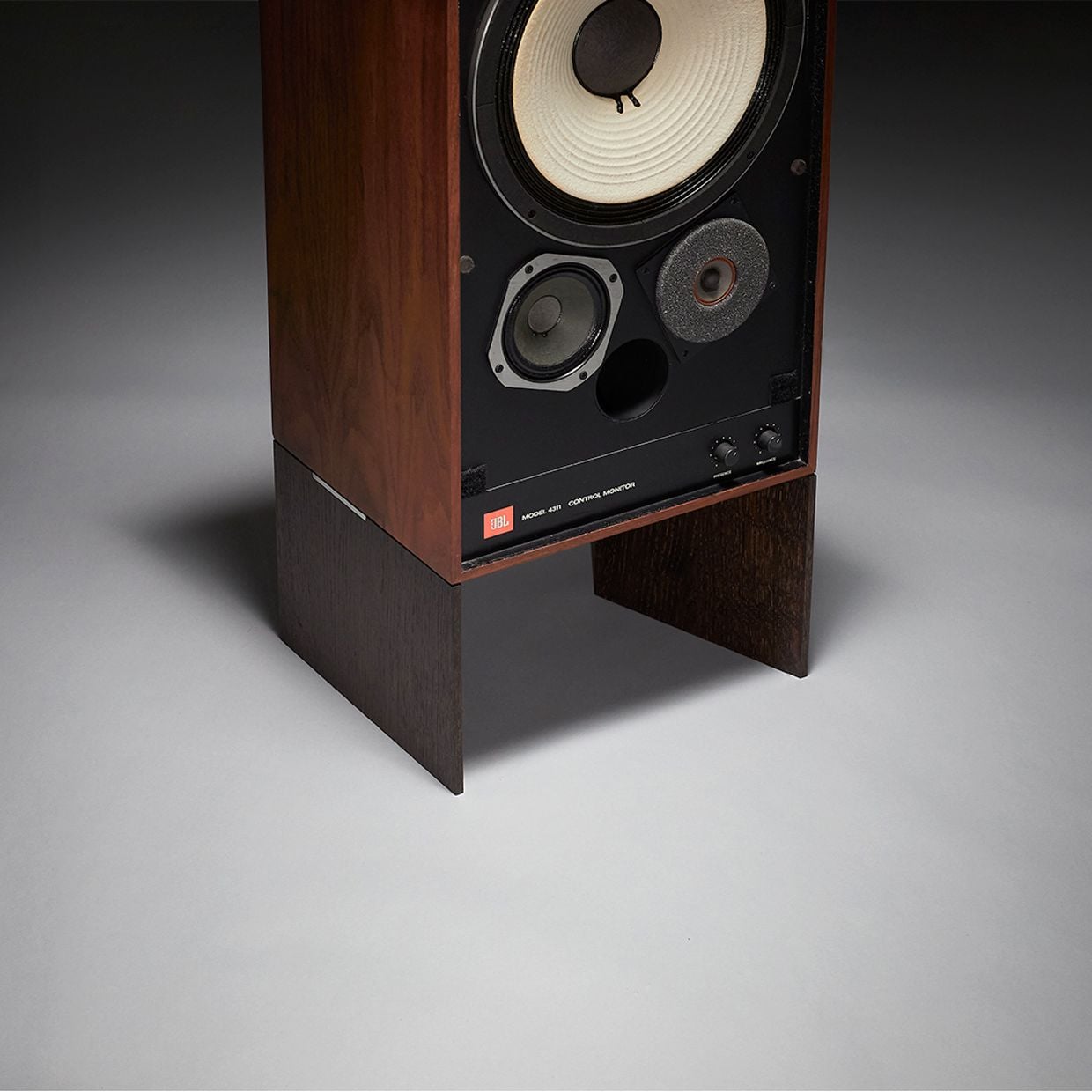 These Minimalist Aluminum Stands Let Your Floor Speakers Take the Spotlight