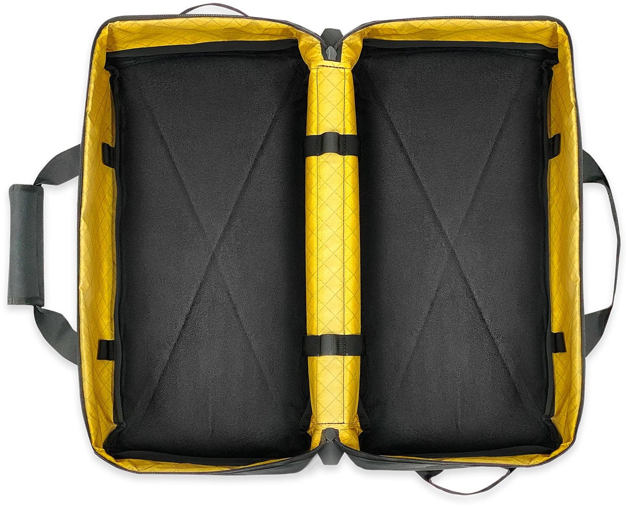 This Rugged Clamshell Duffel Bag Offers Convenience and Protection