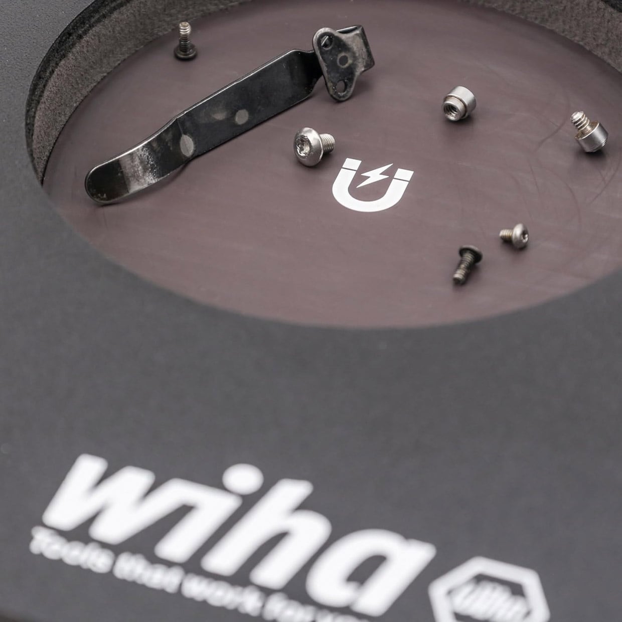 This Knife Maintenance Workstation Keep Your EDC Gear In Tip-Top Shape