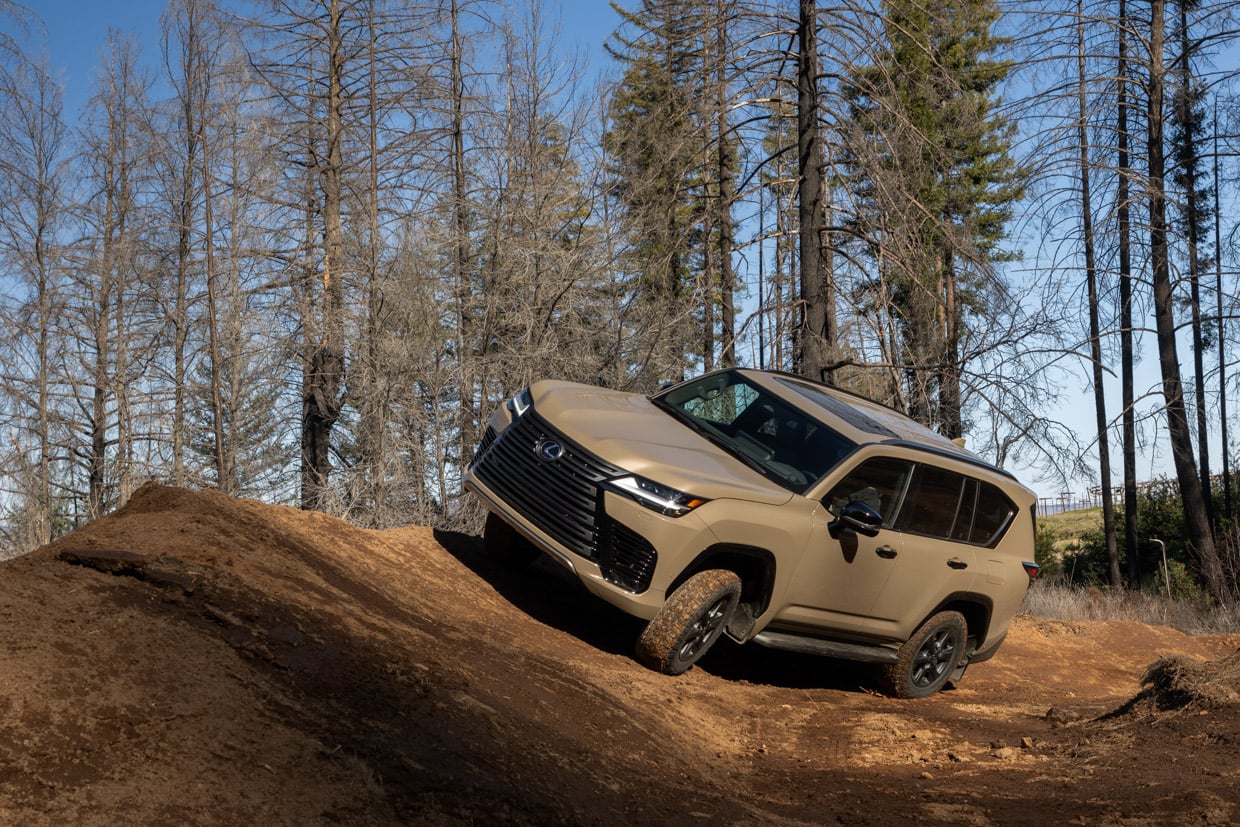 2025 Lexus LX 700h Overtrail SUV