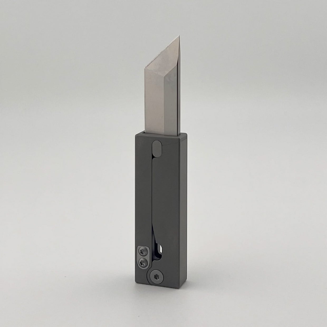 The Parachute Mini Knife Is Inspired by WWII Gravity Knives