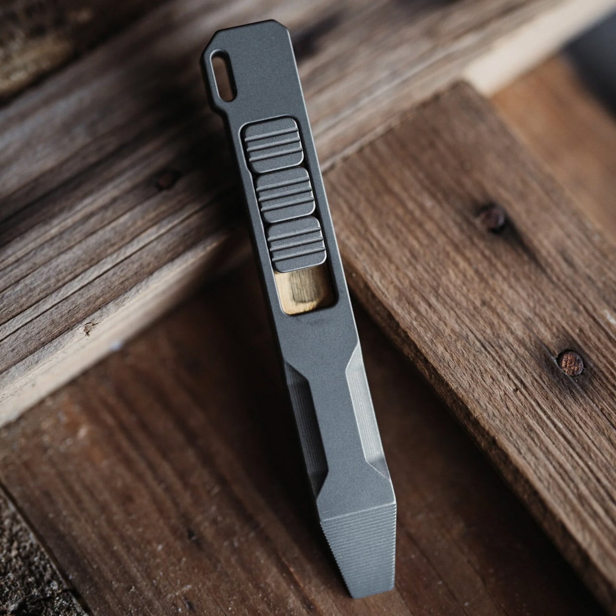This Versatile Titanium Pry Bar Is Also a Fidget Toy