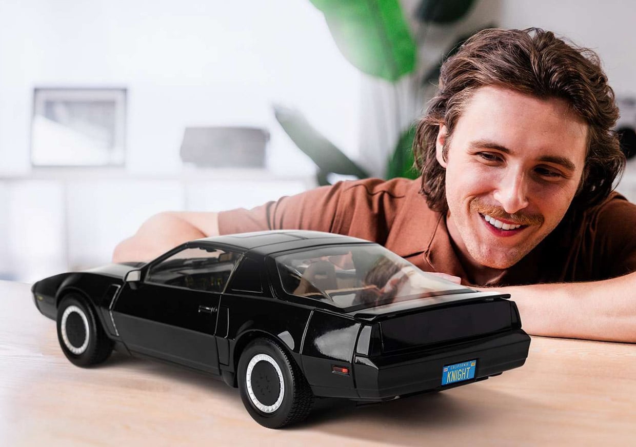 This Talking K.I.T.T. Replica Is the Knight Rider Toy of Your Dreams