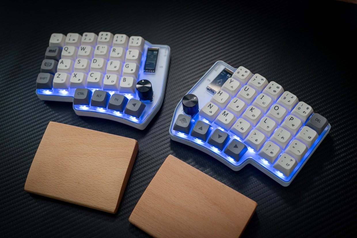Zythe Wireless Split Keyboard Puts Comfort and Style at Your Fingertips