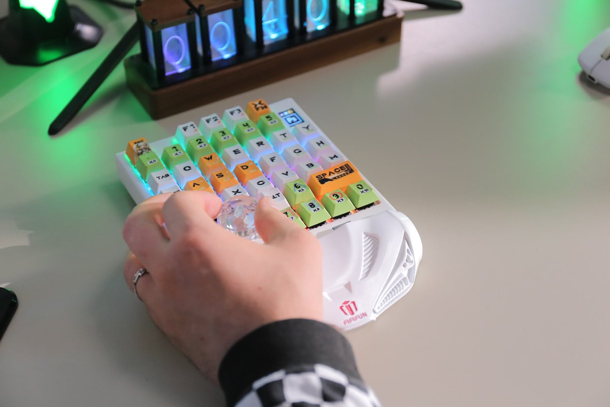 Fififun X7 Compact Gaming Keyboard