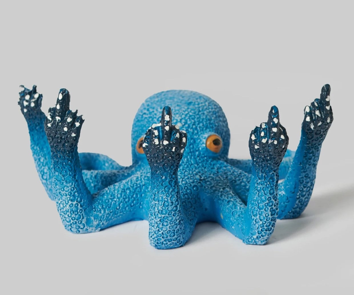 This Desktop Octopus Flips Off Annoying People