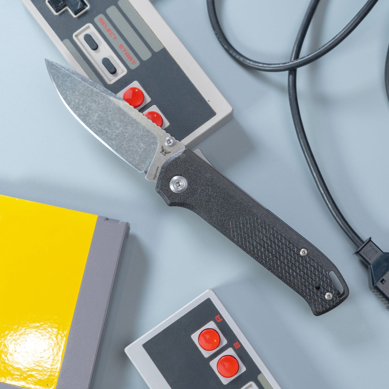 The Arcade Lite Knife Is a Colorful and Moddable Flipper