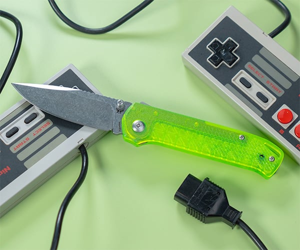 The Arcade Lite Knife Is a Colorful and Moddable Flipper