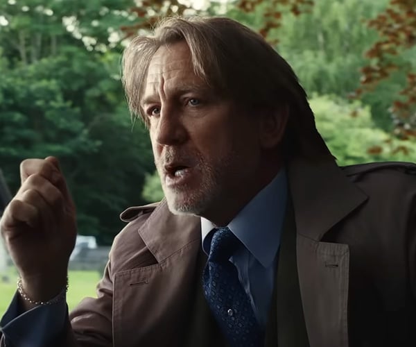 Wake Up Dead Man: A Knives Out Mystery Hits Netflix 12.12.25