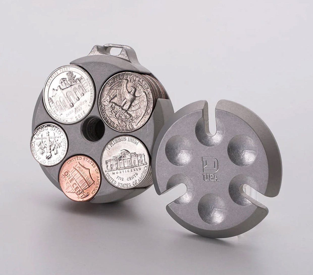 Dango’s Coin Capsule Is a Sleek Way to Carry Spare Change