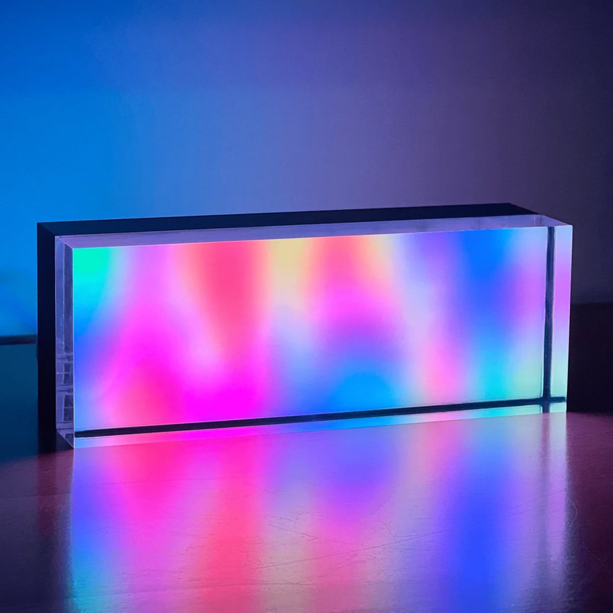 This Programmable LED Light Creates Soft Color Gradients