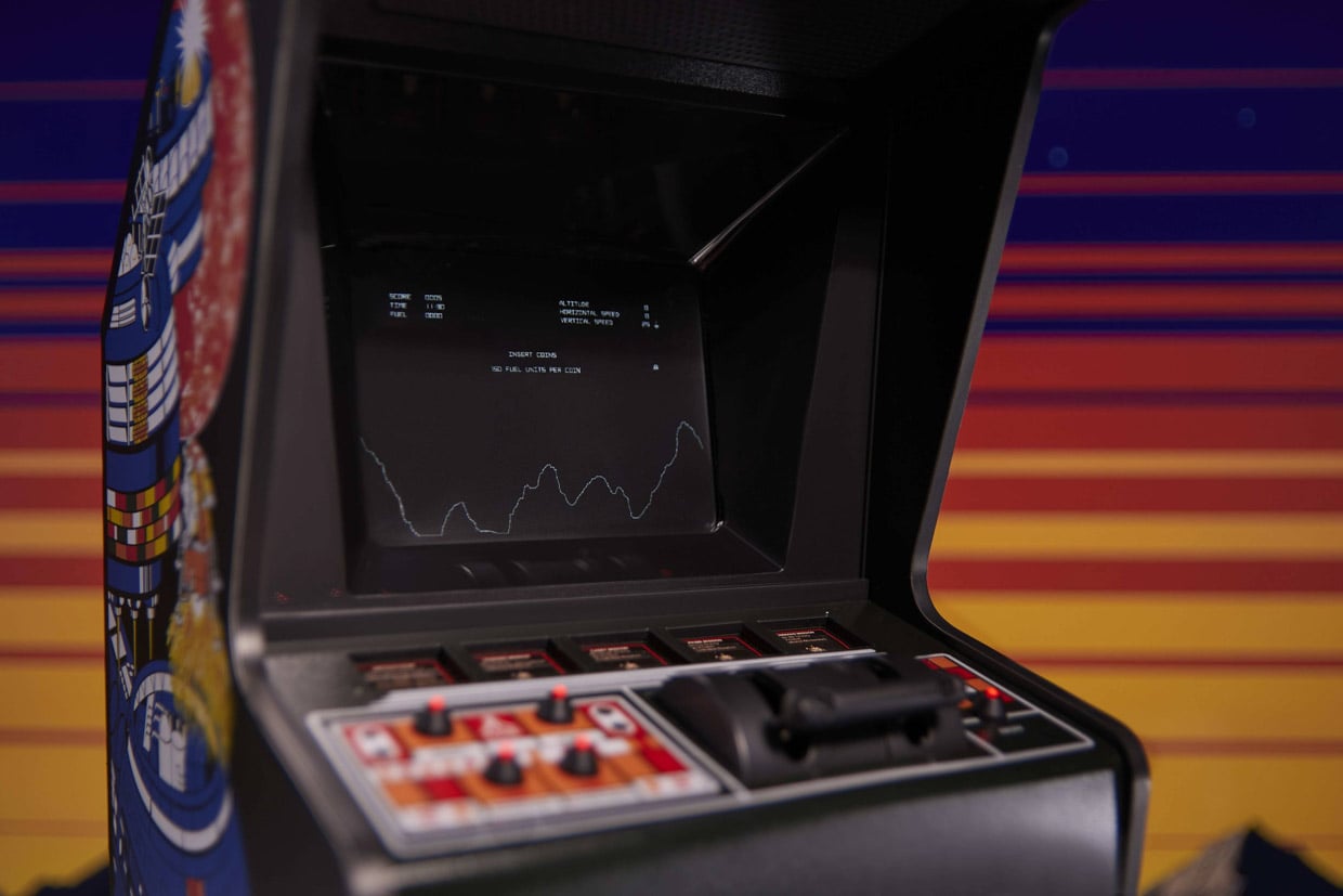 This Miniature "Lunar Lander" Arcade Cabinet Plays and Looks Just Like ...