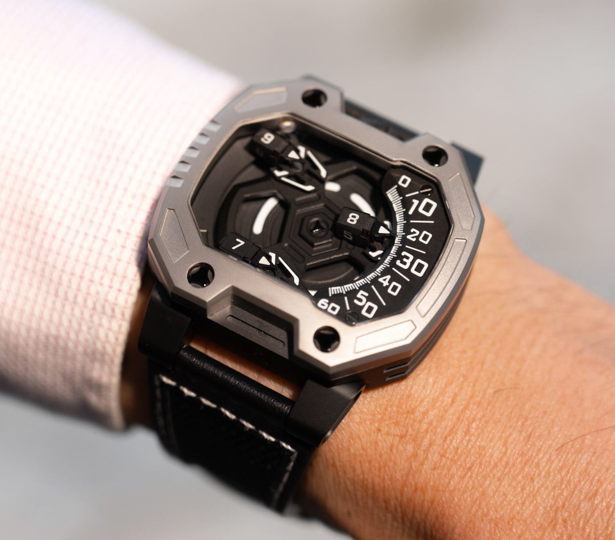 The Vector Mechanical Watch Has a Slick Orbital Display